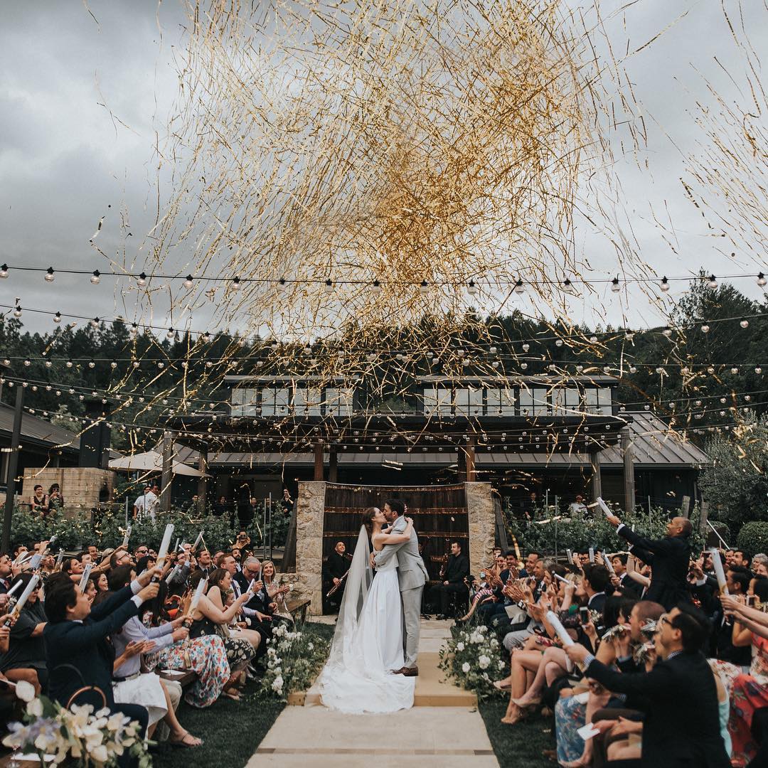 Gold Metallic Streamer Cannon – Superior Celebrations